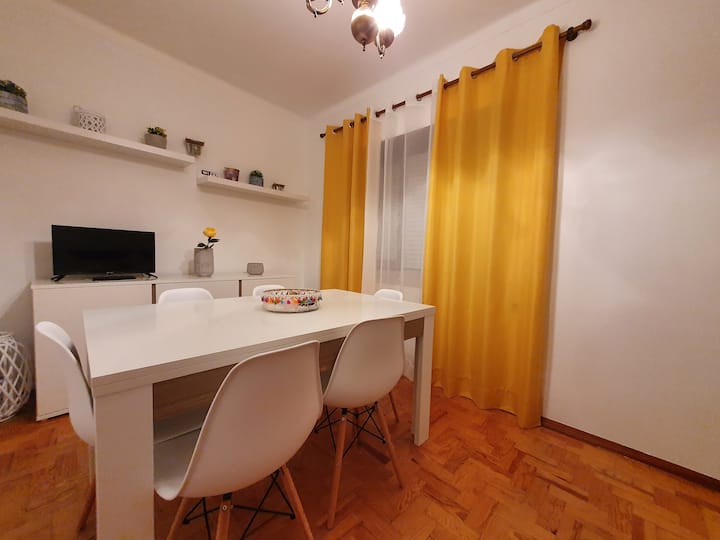 Beach House With Sea View - Nazaré