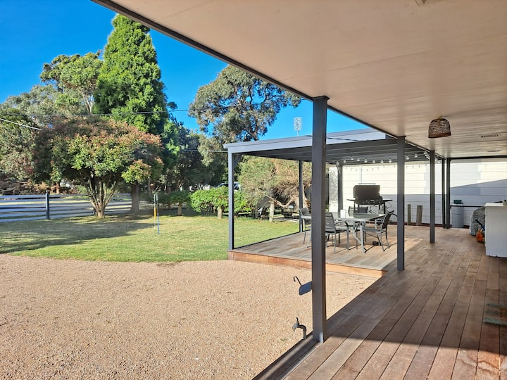 Relax And Enjoy In This Super Central Location. - Loch Sport