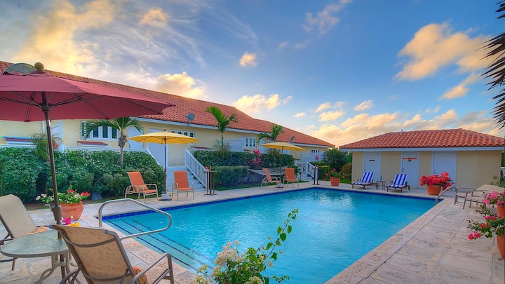 Coastal Winds: Gated, 1 Property, 5 Apartments - Nassau