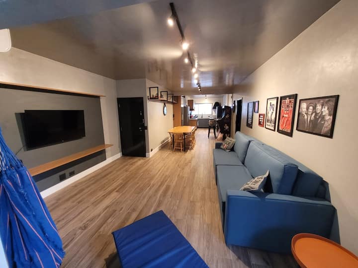 Apto Reformado • 4 Dorms • Piscina • 150m Da Praia - Guarujá