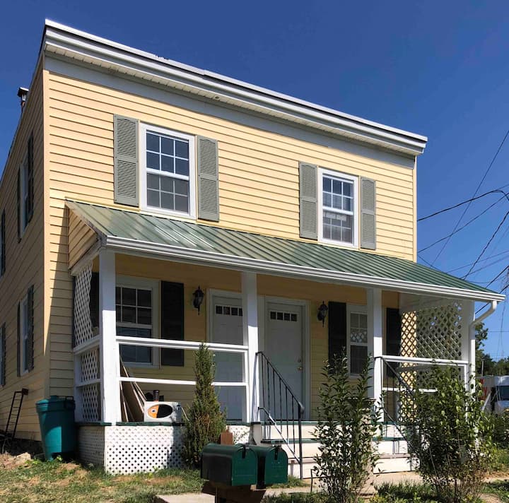 Townhouse, Clean, Cozy, Efficient - Towson, MD