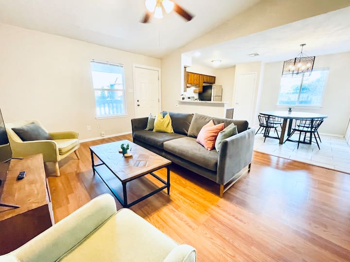 Cozy North Austin Apartment - Austin, TX