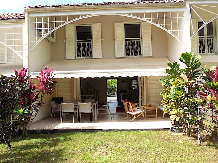 Charmante Doppelhaushälfte In Ruhiger Umgebung Am Anfang Gelegen - Guadeloupe