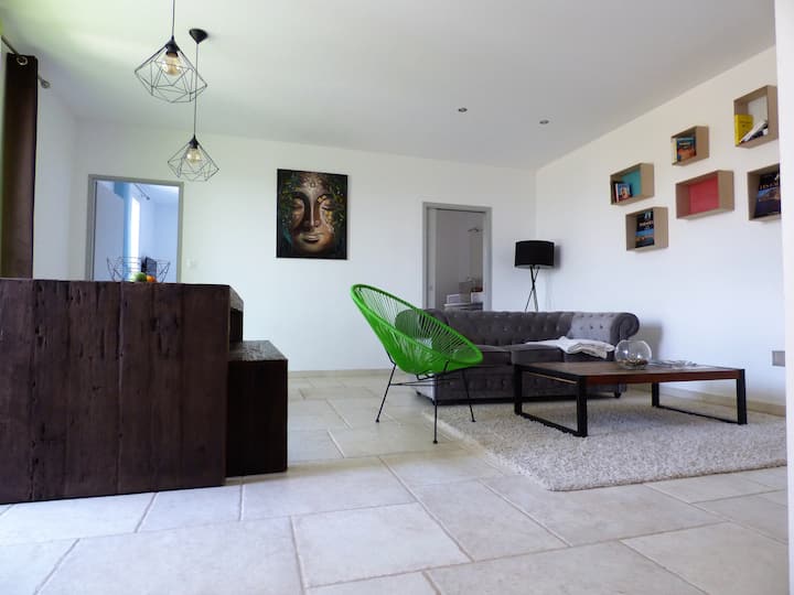 Haut De Villa 80m2 + 28 M2 De Terrasse Plein Sud. - La Ciotat