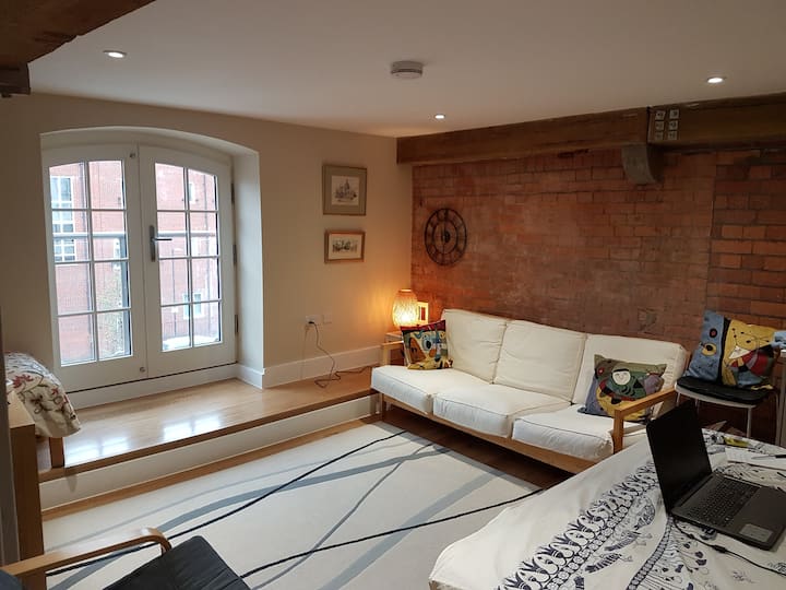 Room In New Warehouse-convert Flat By Waterfront. - Bristol