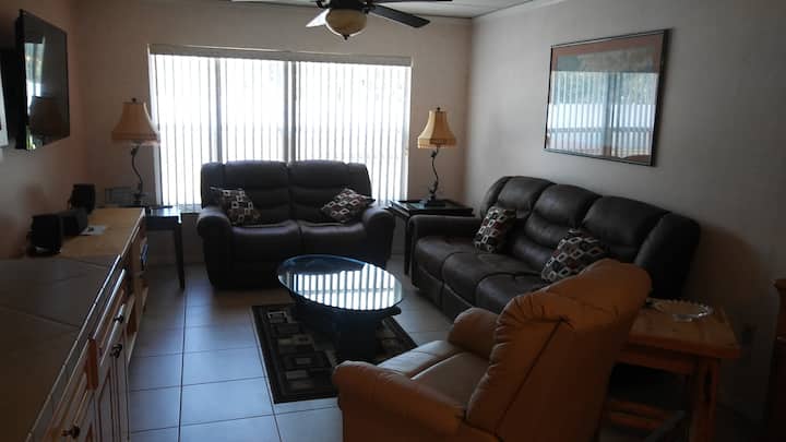 Entire 2 Bedroom Condo Ready For You! - Largo, FL