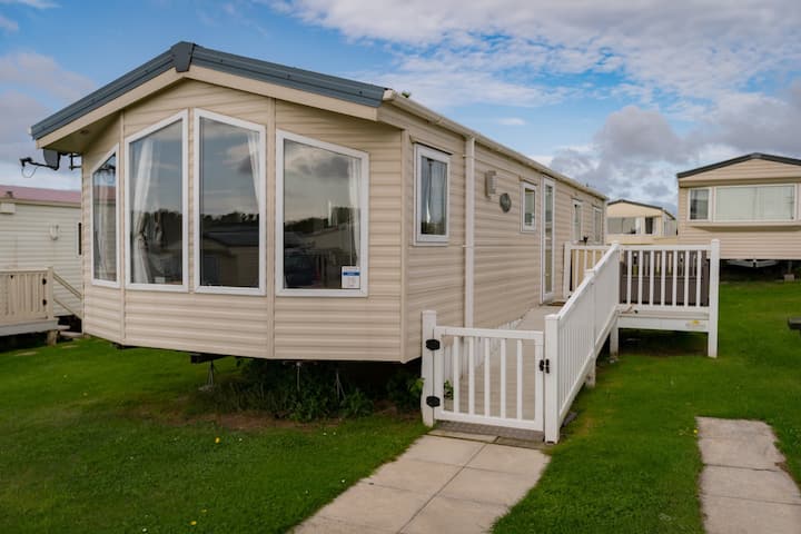 Static Caravan At Parkdean Resorts, Kestrel 36 - Scarborough
