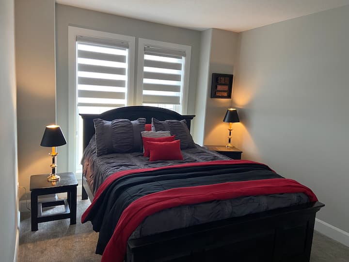 Private Bedroom In An Executive New Build Home - St. Thomas