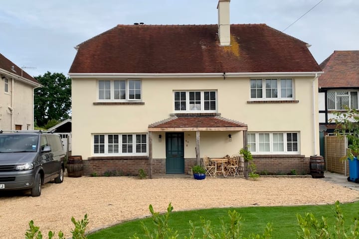 Super Home Near Sandbanks, Minutes From Water - 풀