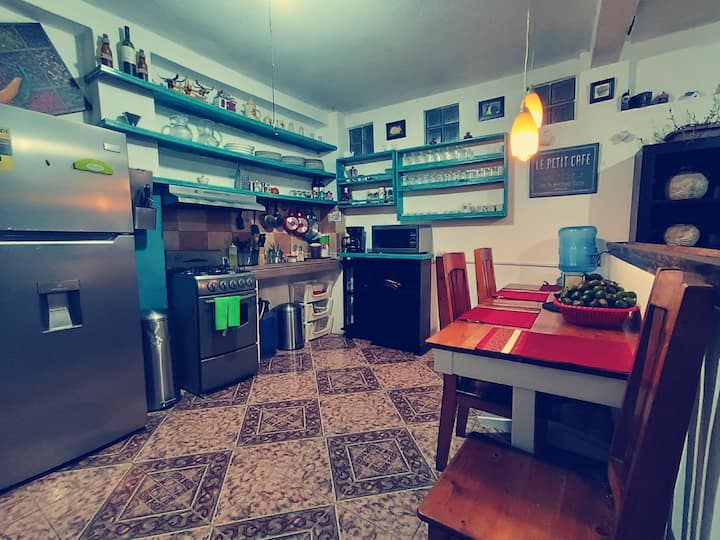 Casa En El Centro Del Pueblo. - Santiago Atitlán