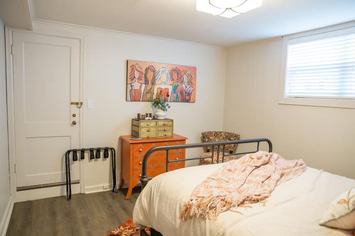 Charming Bismarck Retreat/comfort & Prime Location - Bismarck, ND