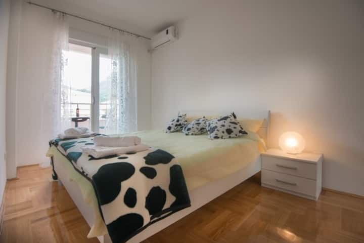 Modern One Bedroom Apartment In Budva - Budva
