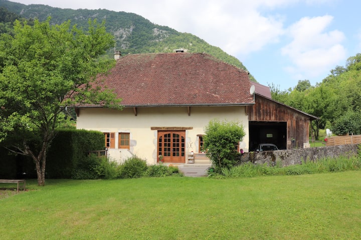 Charmante Chambre Aux Pieds Des Montagnes - Lac d'Annecy