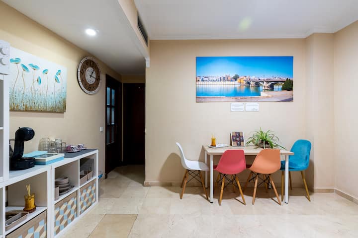 Stylish Room, Triana And Giralda Area To Work. - Sevilla