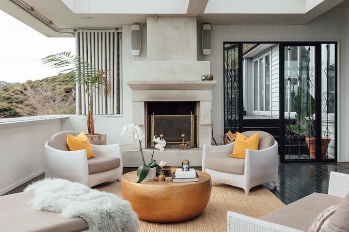 Luxurious Clifftop Tihi Lodge - Waiheke Island