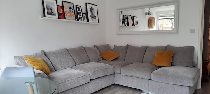 Bright And Cozy 2 Bedroom House Near Clapham Jct - London