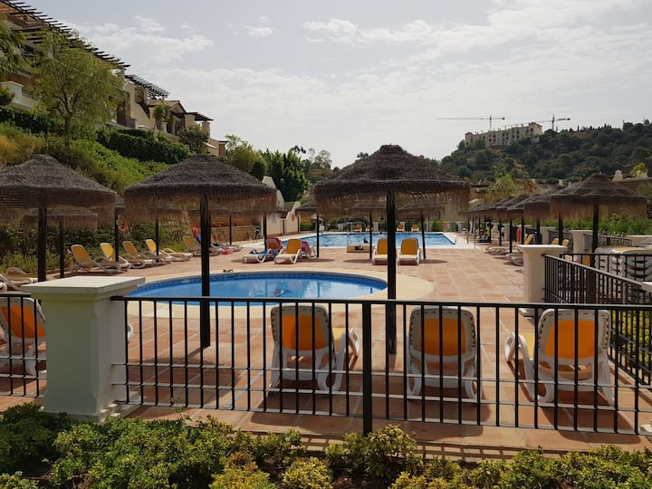 Luxury 3 Bedroom Apartment In Las Jacarandas - Istán