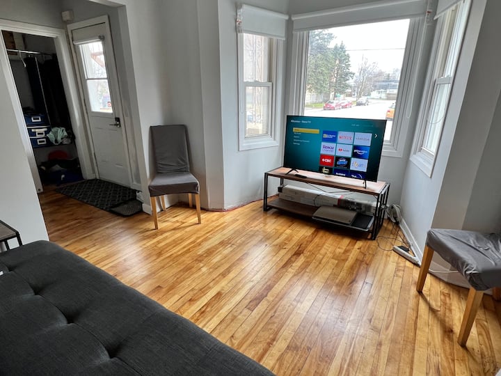 Cozy 2-bedroom Apartment Near The University - Gatineau