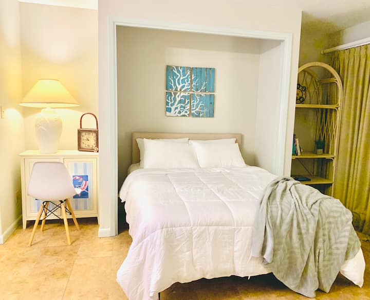 Walk To The Beach - Close To Harbour Boardwalk, Big Kahuna, Tracks & Restaurants - Niceville, FL