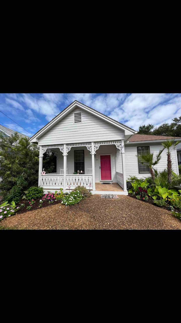 2 Bed/2bath Cottage Near Pcc, Pyc, And Downtown - Pensacola, FL