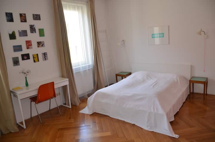 Charming Quiet Central Room For Two - Stuttgart