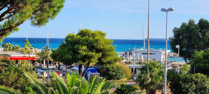 Seafront Apartment With Ac And Pool - St-Laurent-du-Var