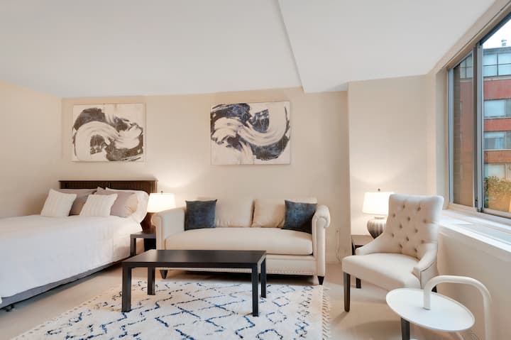 Stunning Renovated Studio - Washington, DC