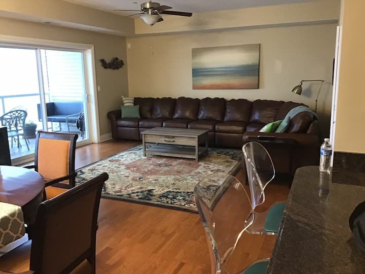 Condo 206 Open Concept Living Space--3 Br/2 Bath - Geneva, OH