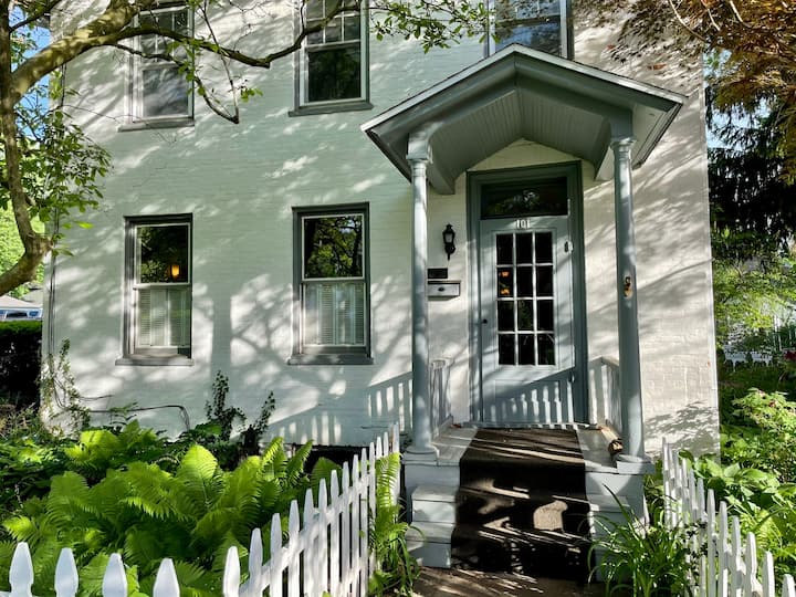 Charming Downtown Home - Heart Of The Finger Lakes - Geneva, NY