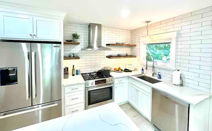 Luxury Mt Chateau - Hot Tub - 4 Mins From Lift - Killington, VT