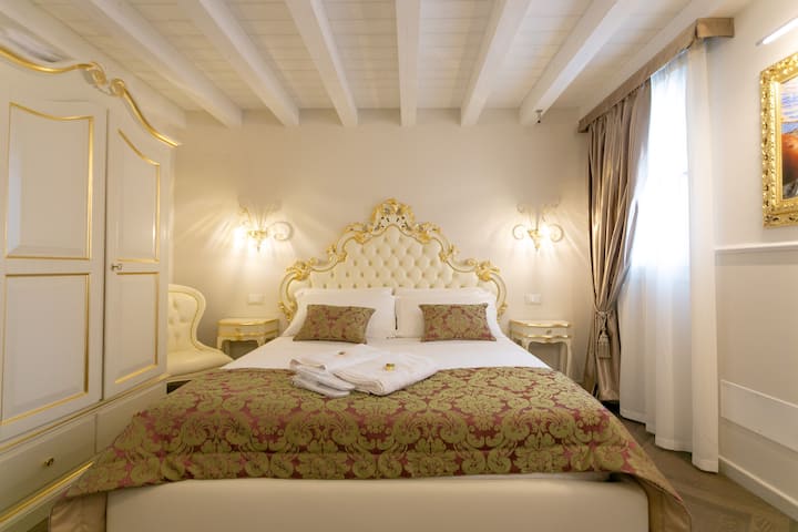 Ca' Vittoria Boutique House Red Suite - Sottomarina