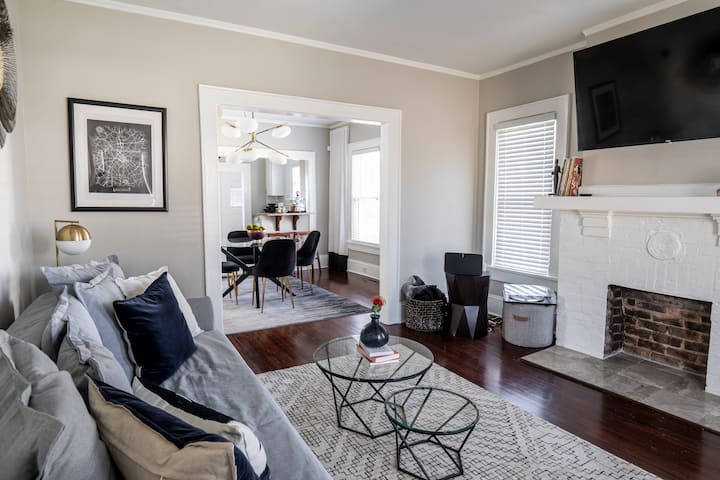 Renovated Bungalow 1 Mile From Uptown Charlotte. - Charlotte, NC