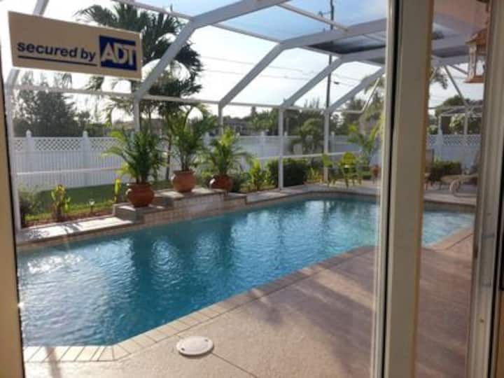 Paradise Retreat - Cape Coral, FL