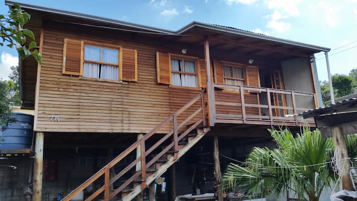 Casa Em Caxias Do Sul - Próx Pavilhões - Farroupilha