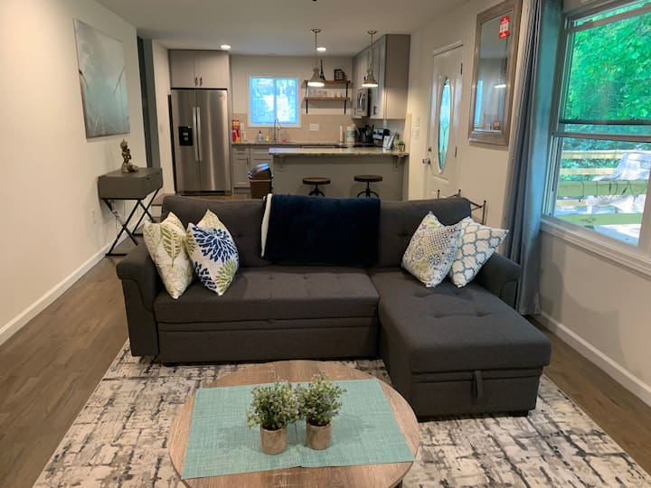 Private Guest Suite With Full Kitchen And Deck - Stone Mountain, GA