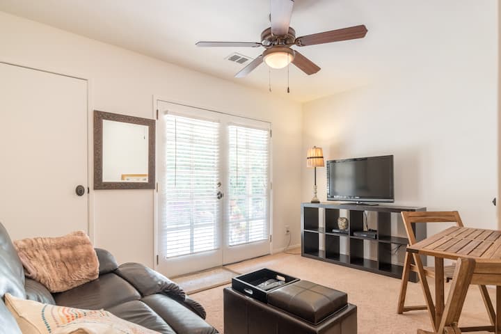 Lovely & Serene Private Entry Suite - Thousand Oaks, CA