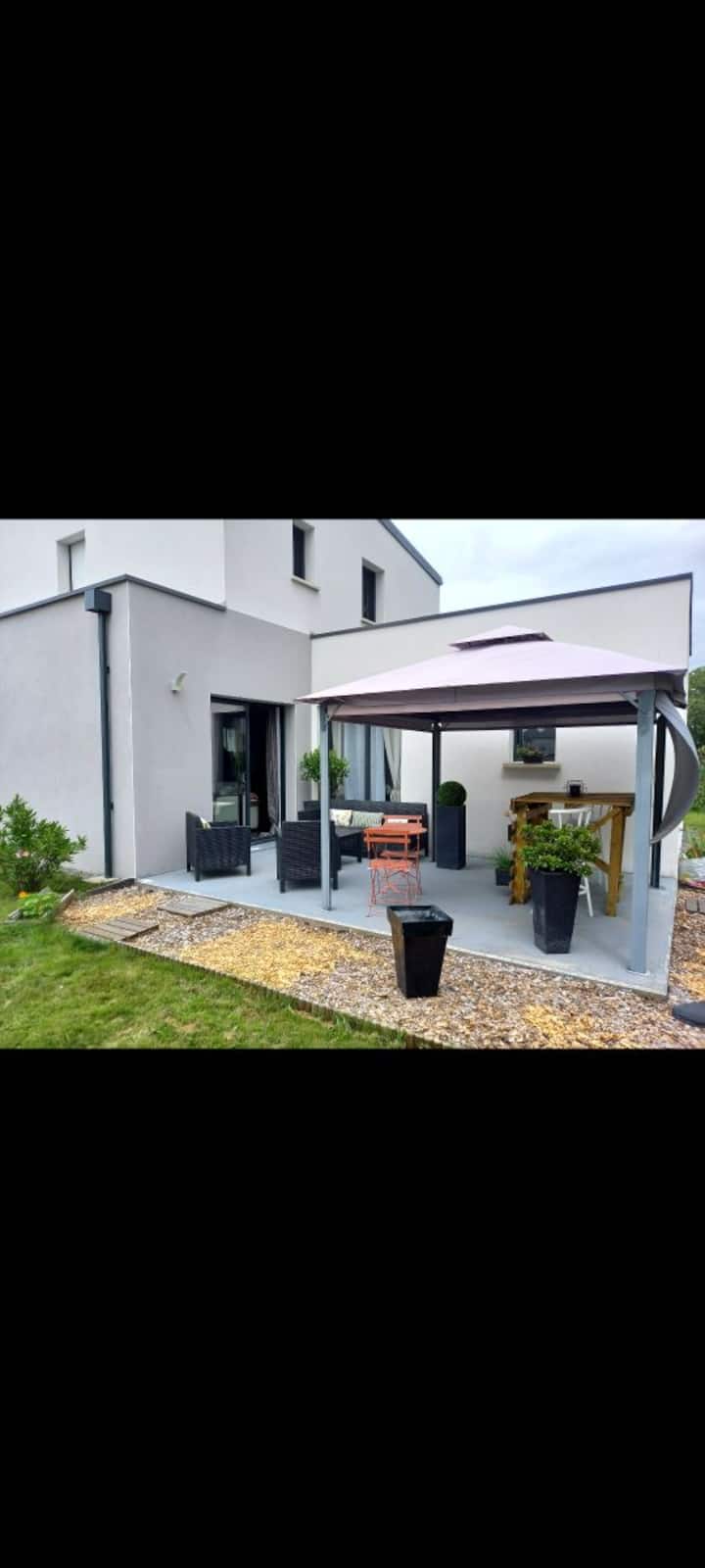 Le Rocher 2 By Mickaëlla - Couëron