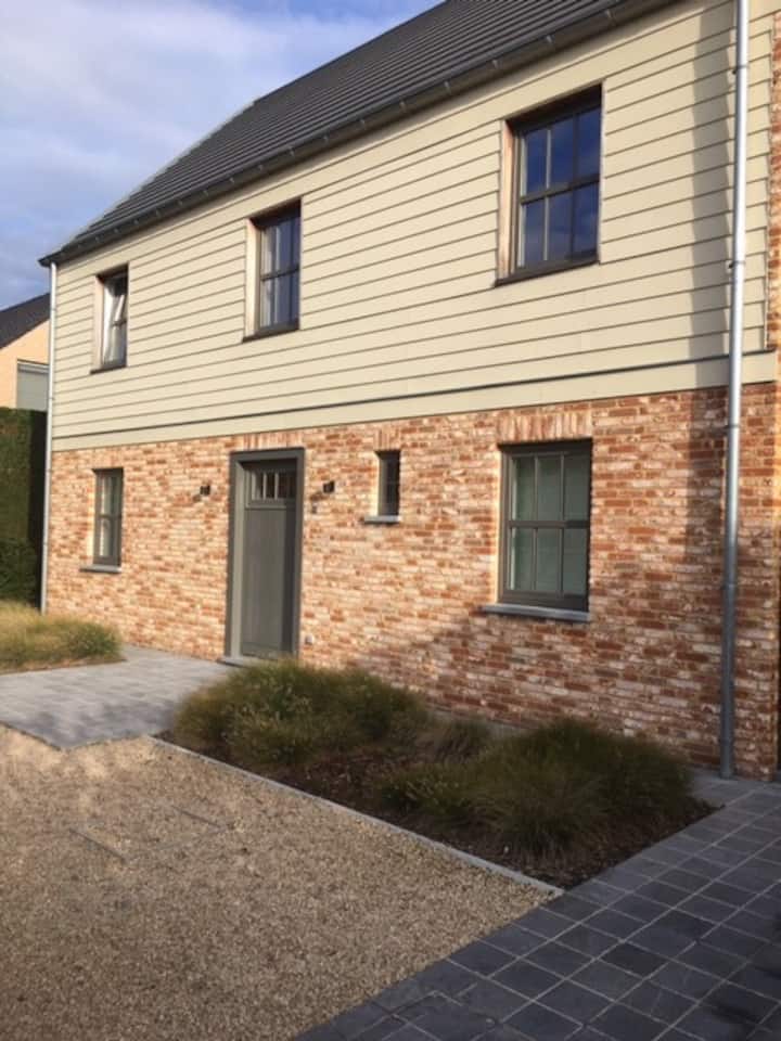 Nieuwe Ecologisch Verantwoorde Villa Beschikbaar - Tielt