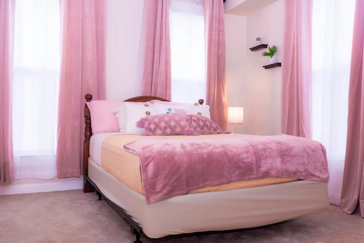 Pink & Plush - 5 Mins To Downtown - Chesapeake, VA