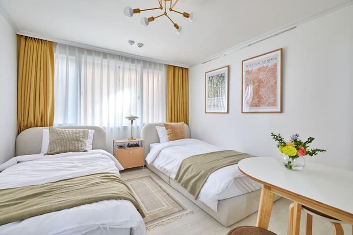 이태원도보2분/공항리무진 삼각지역 도보 1분/남산타워 명동 서울역 근접/용리단길/호텔침구 - Seoul