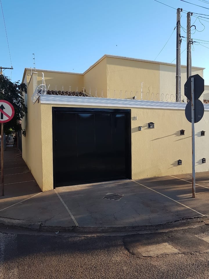 Casa Inteira Próxima Ao North Shopping - Barretos