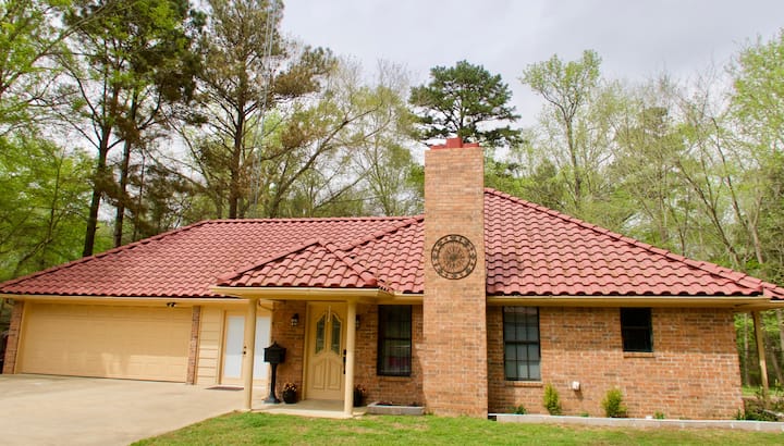 Charming Villa - Tyler, TX