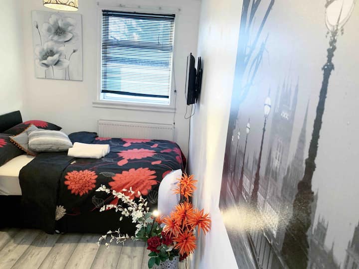Pretty Private Studio Near Tube In London’s Heart! - Greenwich