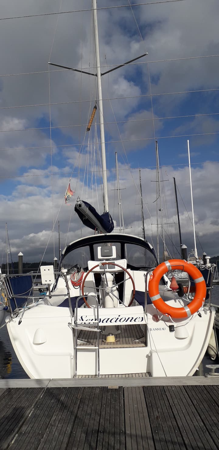 Charter En Velero Desde Vigo - Marín