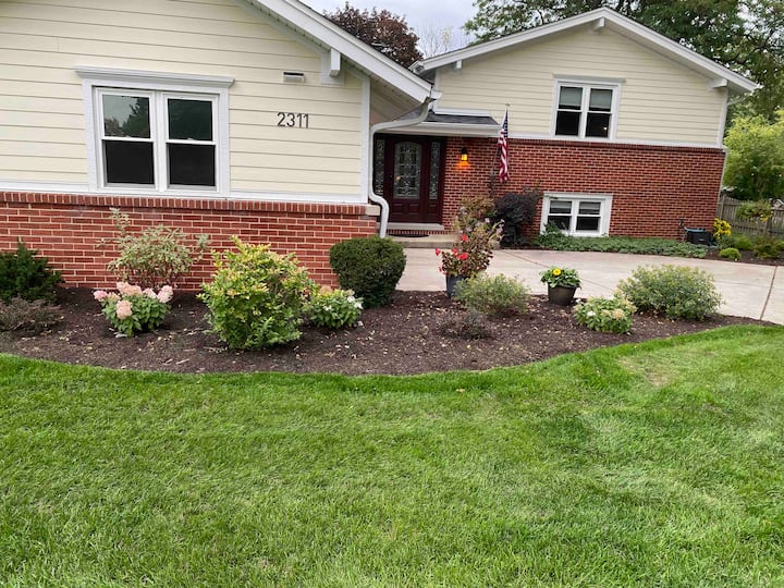 Garden Suite With Private Full Bath-adults Only - Deerfield, IL