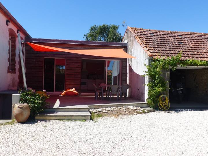 Voll Haus Auf Großem Innenhof Nahe Dem Meer Renoviert. - Longeville-sur-Mer