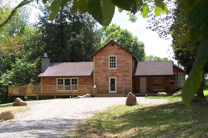 Hocking Hills Lodge On 80 Acres -Hottub & Gameroom - Logan, OH