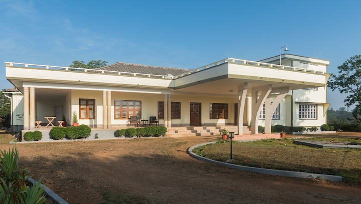 Hillview Plantations Bungalow.b&b - Kuttikkanam