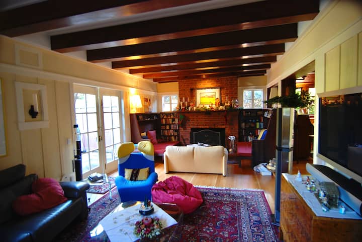 Beautifully Restored 3 Br Arts & Crafts House - Berkeley, CA