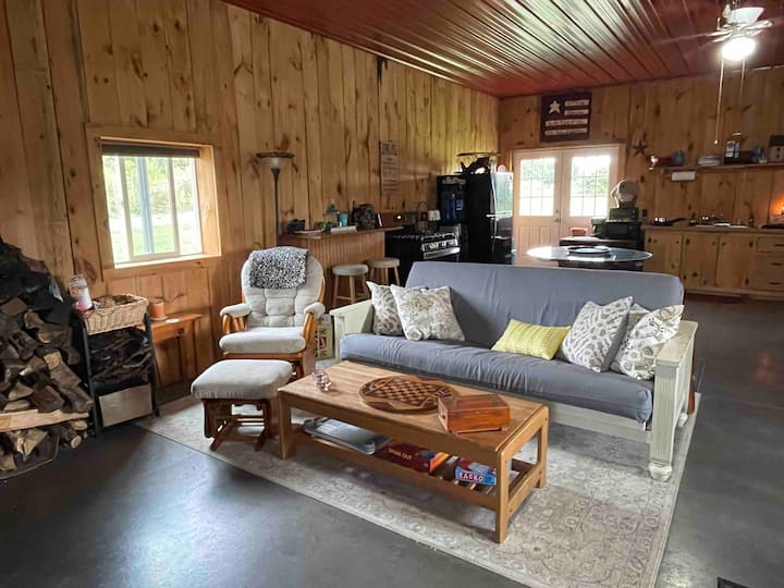 Cozy, Relaxing Retreat Cabin - Seneca Lake, NY